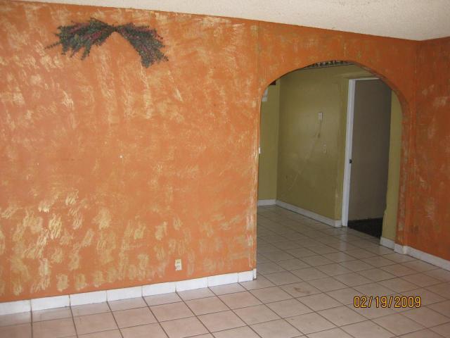 It’s 1997: Let’s All Decorate With Sponge Painting! | Cookies + Sangria